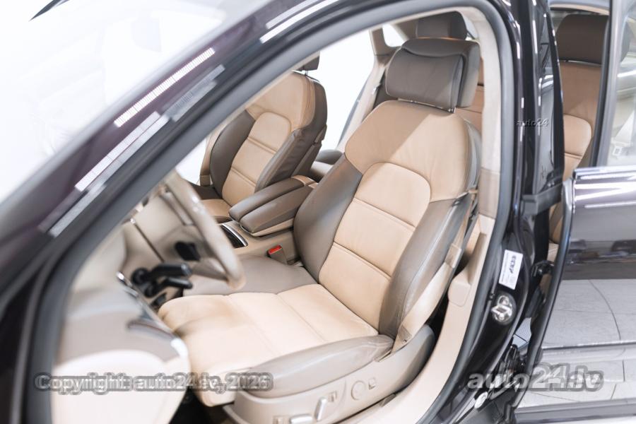 Black Audi A8 2007 in Tallinn, with an engine capacity of 3.00 L and mileage of 250 thousand km for 7990 €, photo 16 on AUTOMOTO.COM.LV