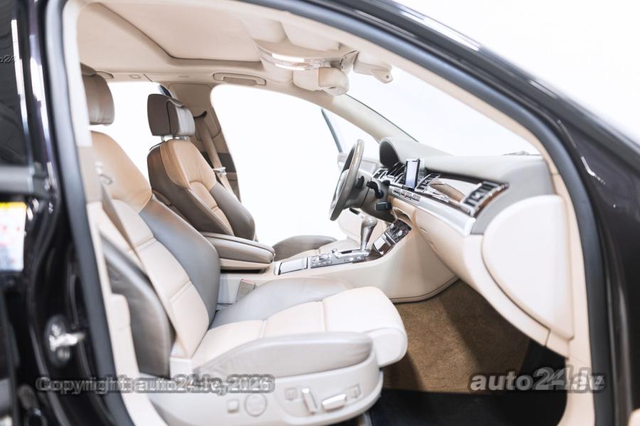 Black Audi A8 2007 in Tallinn, with an engine capacity of 3.00 L and mileage of 250 thousand km for 7990 €, photo 21 on AUTOMOTO.COM.LV