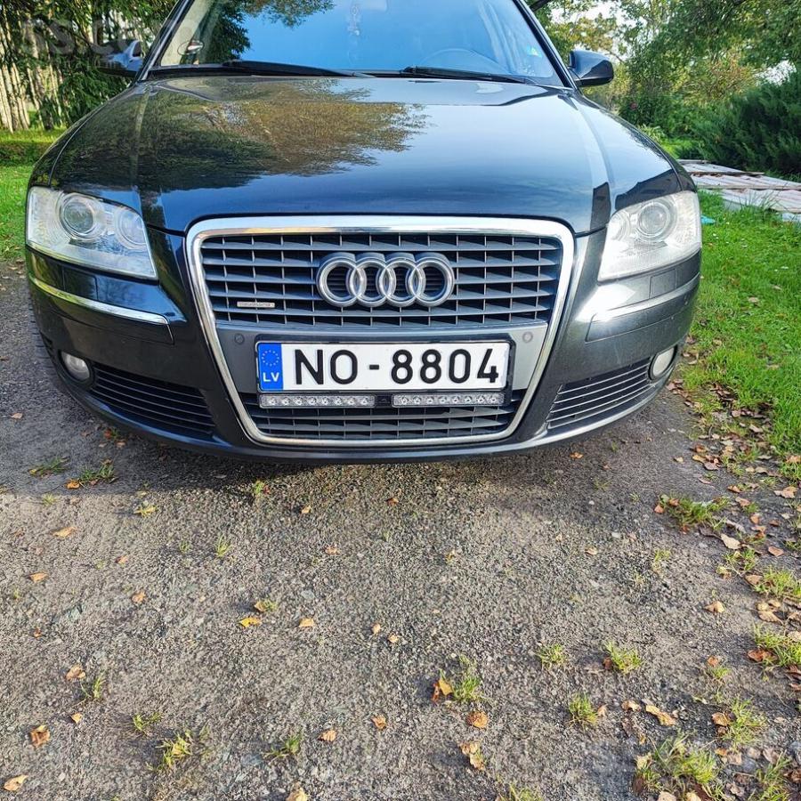 Black Audi A8 2007 in Cesis, with an engine capacity of 4.20 L and mileage of 315 thousand km for 7666 €, photo 3 on AUTOMOTO.COM.LV