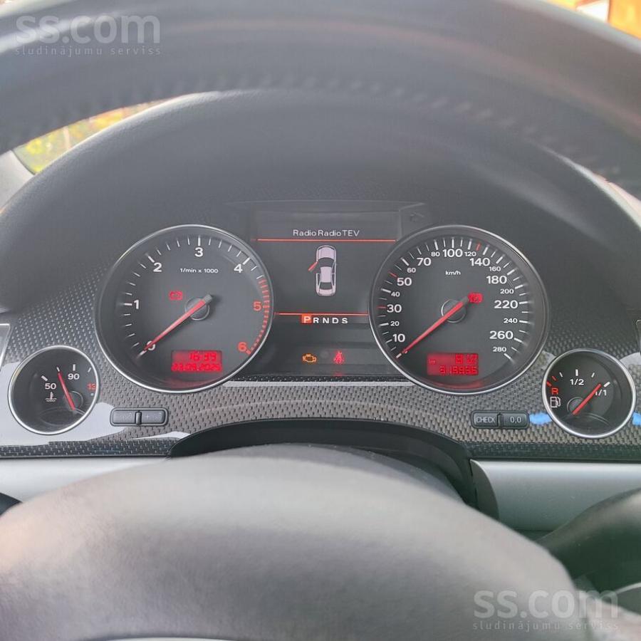 Black Audi A8 2007 in Cesis, with an engine capacity of 4.20 L and mileage of 315 thousand km for 7666 €, photo 12 on AUTOMOTO.COM.LV