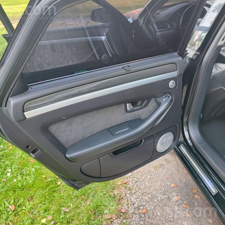 Black Audi A8 2007 in Cesis, with an engine capacity of 4.20 L and mileage of 315 thousand km for 7666 €, photo 21 on AUTOMOTO.COM.LV
