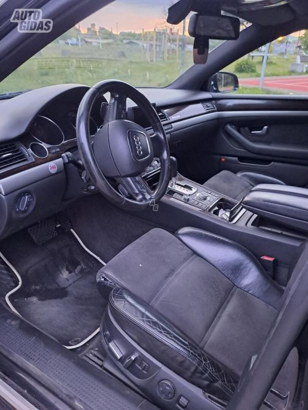 Black Audi A8 2007 in Klaipeda, with an engine capacity of 4.20 L and mileage of 422 thousand km for 2750 €, photo 7 on AUTOMOTO.COM.LV