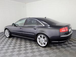 Melns Audi A8 2007 Tallina, ar dzinēja tilpumu 3.00 L un nobraukumu 324 tūkst. km par 2999 €, foto 14 vietnē AUTOMOTO.COM.LV