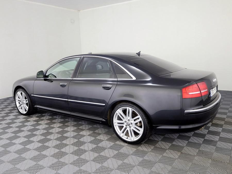 Melns Audi A8 2007 Tallina, ar dzinēja tilpumu 3.00 L un nobraukumu 324 tūkst. km par 2999 €, foto 14 vietnē AUTOMOTO.COM.LV