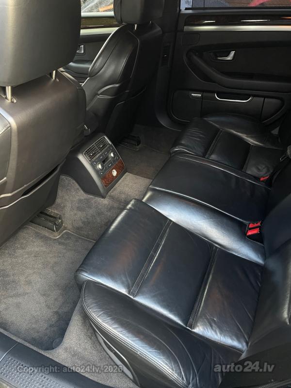 Melns Audi A8 2007 Tallina, ar dzinēja tilpumu 4.10 L un nobraukumu 0 tūkst. km par 4600 €, foto 10 vietnē AUTOMOTO.COM.LV