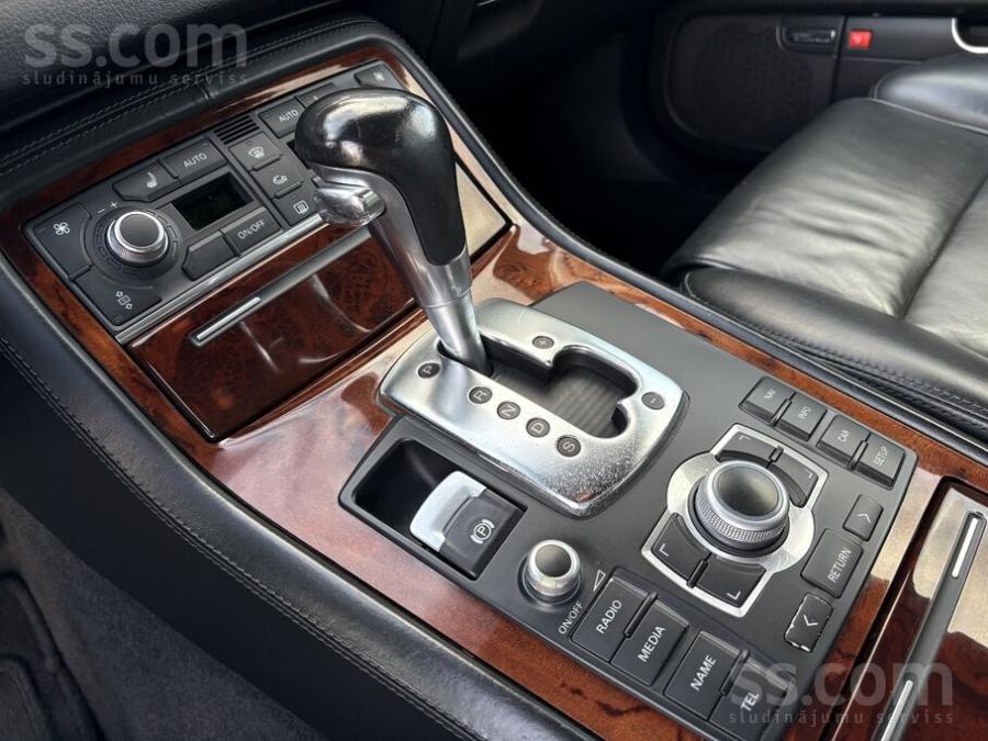 Melns Audi A8 2007 Jelgava, ar dzinēja tilpumu 3.00 L un nobraukumu 406 tūkst. km par 6800 €, foto 10 vietnē AUTOMOTO.COM.LV