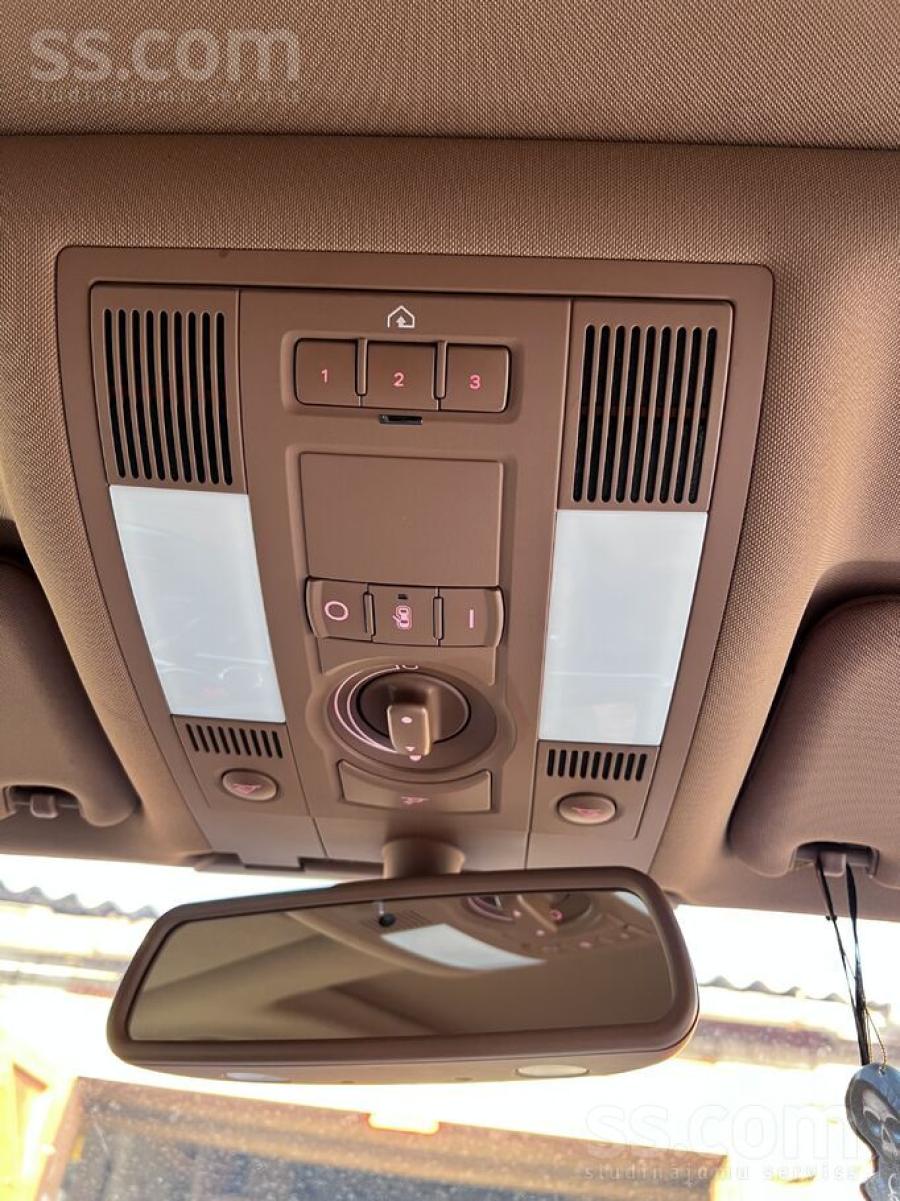 Black Audi A8 2008 in Rezekne, with an engine capacity of 3.00 L and mileage of 188 thousand km for 9800 €, photo 25 on AUTOMOTO.COM.LV