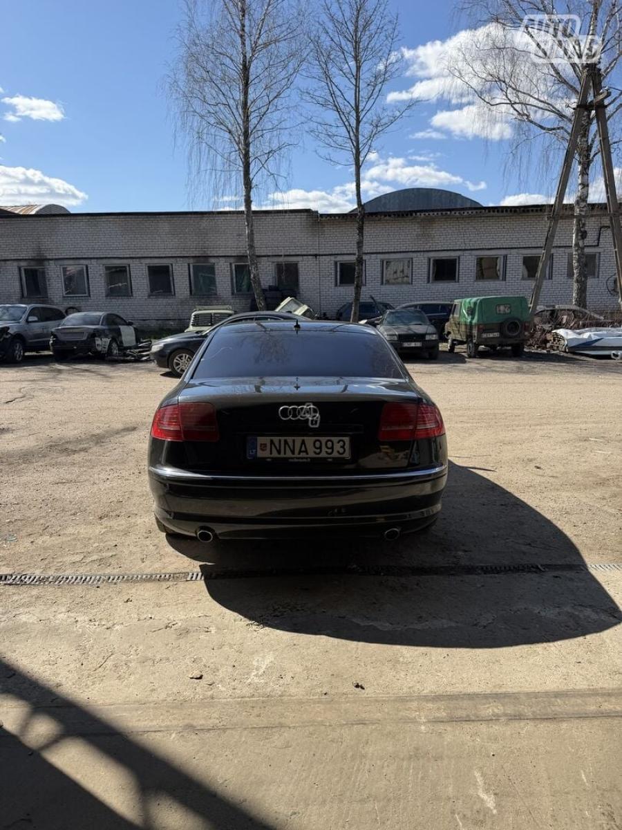 Black Audi A8 2008 in Vilnius, with an engine capacity of 4.20 L and mileage of 400 thousand km for 3350 €, photo 6 on AUTOMOTO.COM.LV