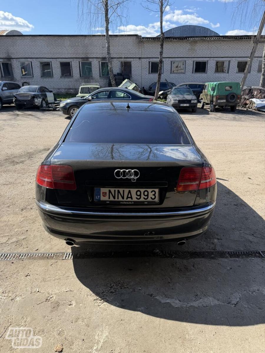 Black Audi A8 2008 in Vilnius, with an engine capacity of 4.20 L and mileage of 400 thousand km for 3350 €, photo 7 on AUTOMOTO.COM.LV