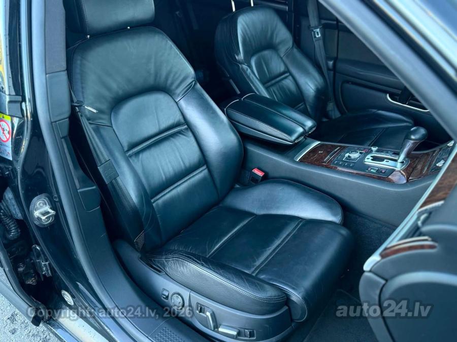 Melns Audi A8 2008 Tartu, ar dzinēja tilpumu 3.00 L un nobraukumu 278 tūkst. km par 5500 €, foto 12 vietnē AUTOMOTO.COM.LV
