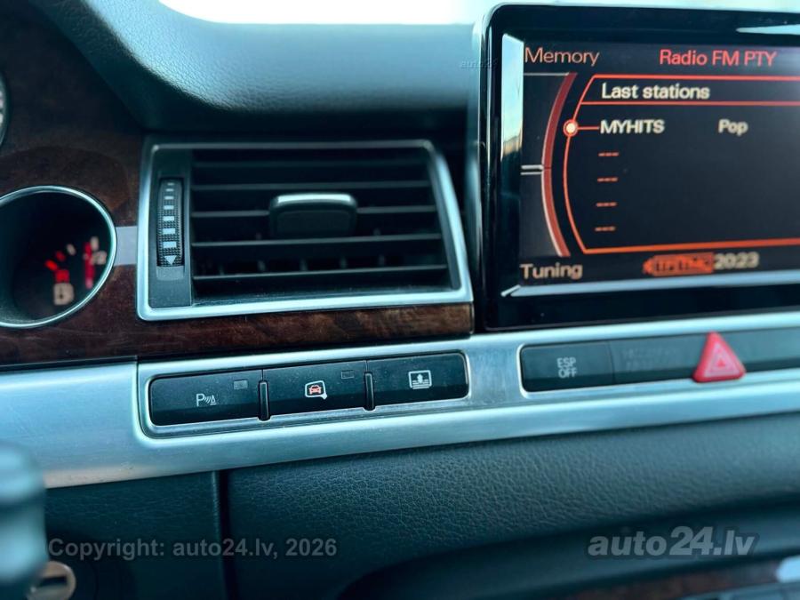 Melns Audi A8 2008 Tartu, ar dzinēja tilpumu 3.00 L un nobraukumu 278 tūkst. km par 5500 €, foto 18 vietnē AUTOMOTO.COM.LV