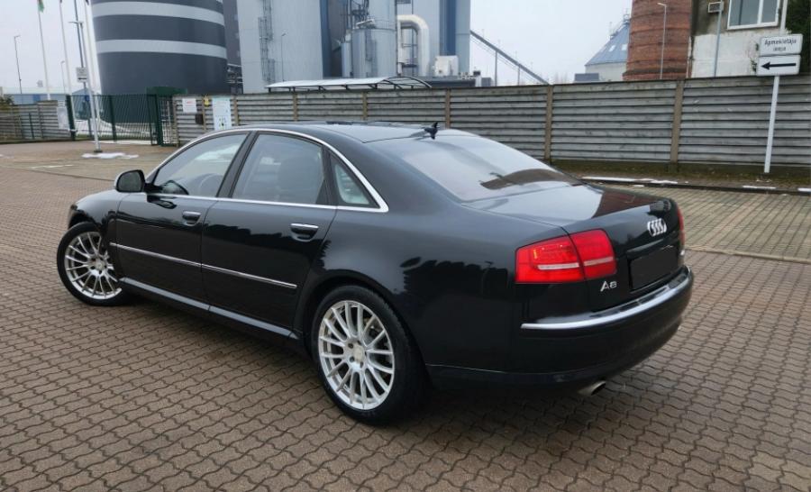 Black Audi A8 2008 in Riga, with an engine capacity of 4.20 L and mileage of 342 thousand km for 6900 €, photo 3 on AUTOMOTO.COM.LV