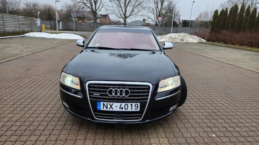 Black Audi A8 2008 in Riga, with an engine capacity of 4.20 L and mileage of 342 thousand km for 6900 €, photo 7 on AUTOMOTO.COM.LV