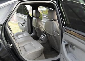 Black Audi A8 2008 in Tallinn, with an engine capacity of 4.20 L and mileage of 0 thousand km for 7000 €, photo 18 on AUTOMOTO.COM.LV