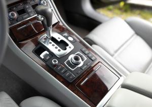 Black Audi A8 2008 in Tallinn, with an engine capacity of 4.20 L and mileage of 0 thousand km for 7000 €, photo 22 on AUTOMOTO.COM.LV