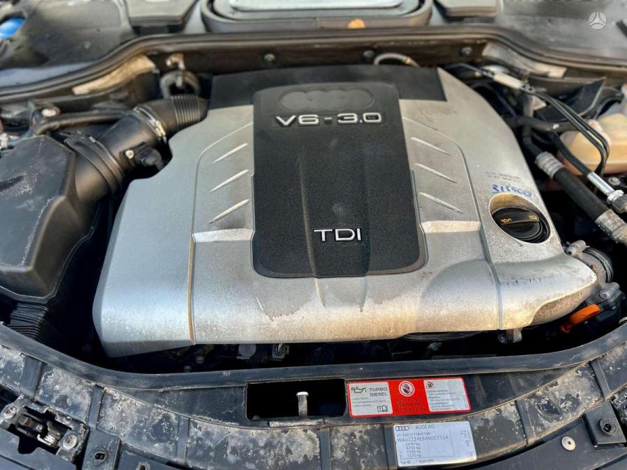 Melns Audi A8 2008 Ukmergė, ar dzinēja tilpumu 2.97 L un nobraukumu 396 tūkst. km par 3200 €, foto 30 vietnē AUTOMOTO.COM.LV
