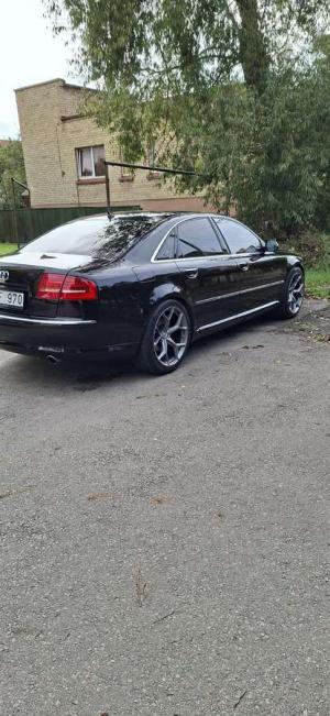 Black Audi A8 2009 in Siauliai, with an engine capacity of 4.20 L and mileage of 330 thousand km for 7250 €, photo  on AUTOMOTO.COM.LV