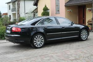 Black Audi A8 2009 in Liepaja, with an engine capacity of 3.00 L and mileage of 255 thousand km for 8500 €, photo 10 on AUTOMOTO.COM.LV