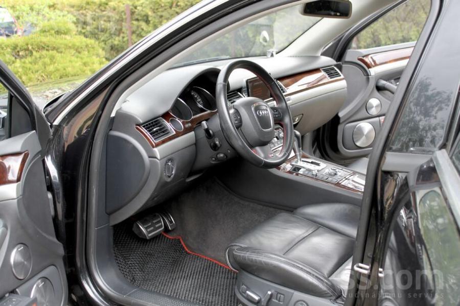 Black Audi A8 2009 in Liepaja, with an engine capacity of 3.00 L and mileage of 255 thousand km for 8500 €, photo 17 on AUTOMOTO.COM.LV