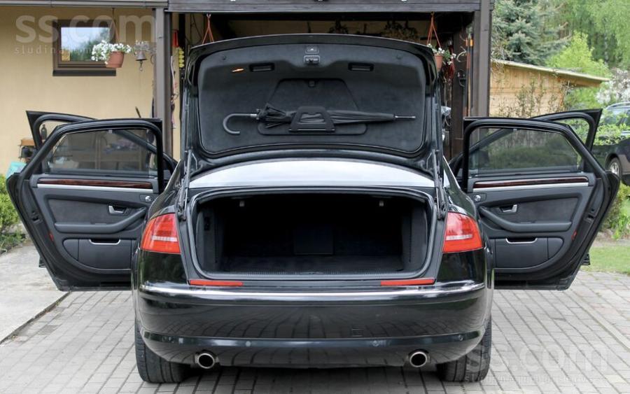 Black Audi A8 2009 in Liepaja, with an engine capacity of 3.00 L and mileage of 255 thousand km for 8500 €, photo 21 on AUTOMOTO.COM.LV