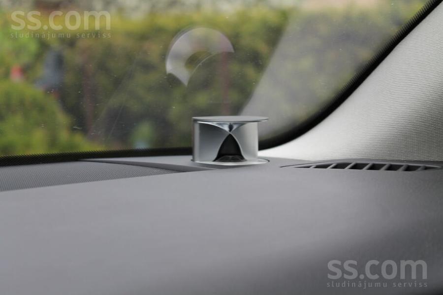Black Audi A8 2009 in Liepaja, with an engine capacity of 3.00 L and mileage of 255 thousand km for 8500 €, photo 36 on AUTOMOTO.COM.LV