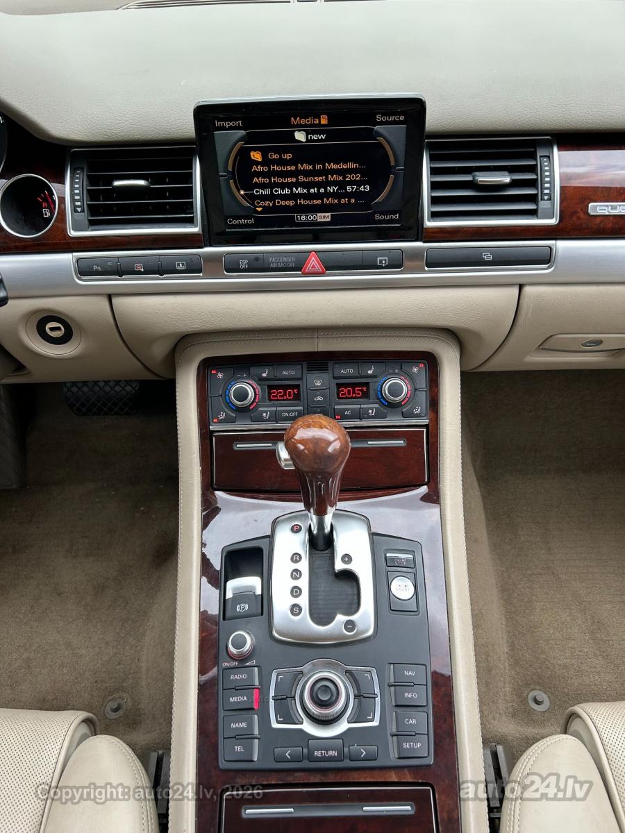 Black Audi A8 2009 in Parnu, with an engine capacity of 4.10 L and mileage of 281 thousand km for 8000 €, photo 8 on AUTOMOTO.COM.LV