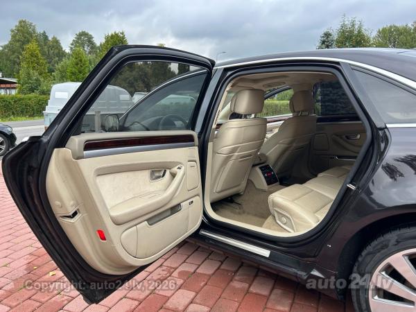 Black Audi A8 2009 in Parnu, with an engine capacity of 4.10 L and mileage of 281 thousand km for 8000 €, photo 8 on AUTOMOTO.COM.LV
