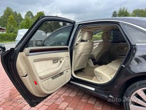 Black Audi A8 2009 in Parnu, with an engine capacity of 4.10 L and mileage of 281 thousand km for 8000 €, photo 9 on AUTOMOTO.COM.LV
