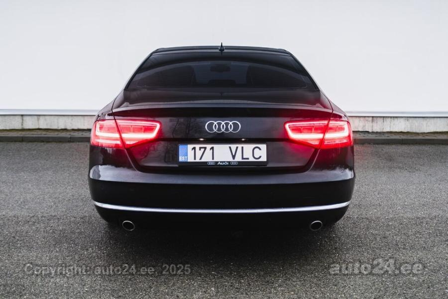 Black Audi A8 2010 in Tallinn, with an engine capacity of 3.00 L and mileage of 298 thousand km for 10899 €, photo 5 on AUTOMOTO.COM.LV