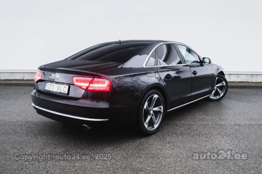 Black Audi A8 2010 in Tallinn, with an engine capacity of 3.00 L and mileage of 298 thousand km for 10899 €, photo 6 on AUTOMOTO.COM.LV
