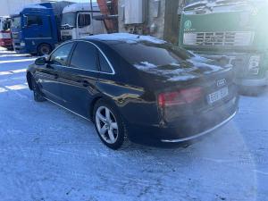 Black Audi A8 2010 in Kaunas, with an engine capacity of 3.00 L and mileage of 294 thousand km for 6350 €, photo 2 on AUTOMOTO.COM.LV