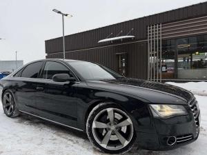 Black Audi A8 2010 in Kaunas, with an engine capacity of 4.13 L and mileage of 340 thousand km for 9350 €, photo 2 on AUTOMOTO.COM.LV