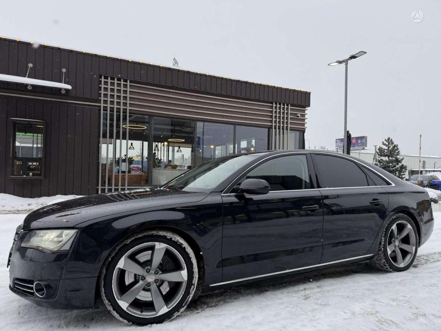 Black Audi A8 2010 in Kaunas, with an engine capacity of 4.13 L and mileage of 340 thousand km for 9350 €, photo 14 on AUTOMOTO.COM.LV