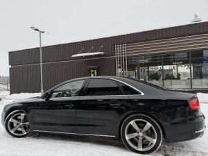 Black Audi A8 2010 in Kaunas, with an engine capacity of 4.13 L and mileage of 340 thousand km for 9350 €, photo 16 on AUTOMOTO.COM.LV