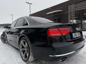 Black Audi A8 2010 in Kaunas, with an engine capacity of 4.13 L and mileage of 340 thousand km for 9350 €, photo 33 on AUTOMOTO.COM.LV