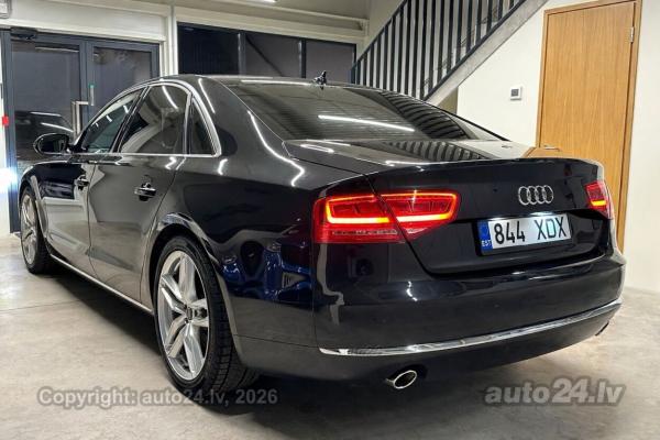 Black Audi A8 2010 in Tallinn, with an engine capacity of 3.00 L and mileage of 242 thousand km for 12990 €, photo 2 on AUTOMOTO.COM.LV