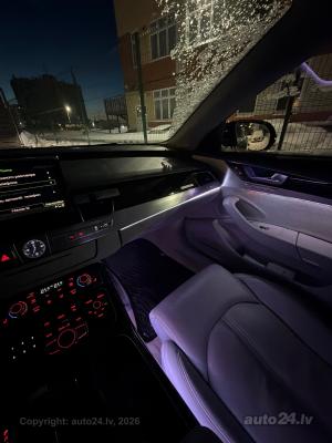 Black Audi A8 2010 in Tallinn, with an engine capacity of 4.10 L and mileage of 330 thousand km for 14500 €, photo 17 on AUTOMOTO.COM.LV