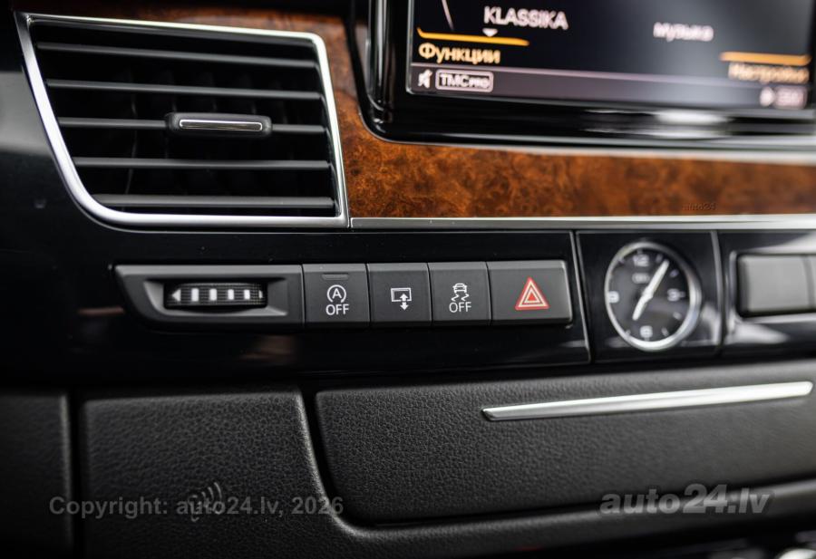Melns Audi A8 2010 Tallina, ar dzinēja tilpumu 3.00 L un nobraukumu 328 tūkst. km par 10999 €, foto 22 vietnē AUTOMOTO.COM.LV