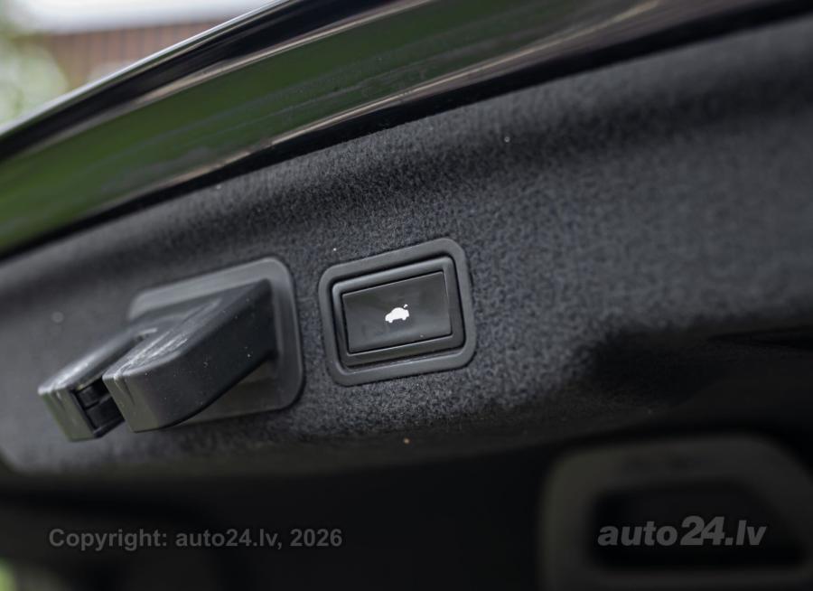 Melns Audi A8 2010 Tallina, ar dzinēja tilpumu 3.00 L un nobraukumu 328 tūkst. km par 10999 €, foto 30 vietnē AUTOMOTO.COM.LV