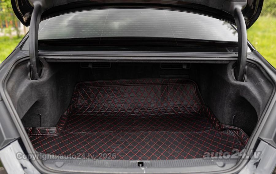 Melns Audi A8 2010 Tallina, ar dzinēja tilpumu 3.00 L un nobraukumu 328 tūkst. km par 10999 €, foto 31 vietnē AUTOMOTO.COM.LV
