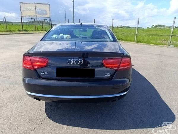 Black Audi A8 2010 in Avizieniai, with an engine capacity of 4.20 L and mileage of 417 thousand km for 7900 €, photo 4 on AUTOMOTO.COM.LV