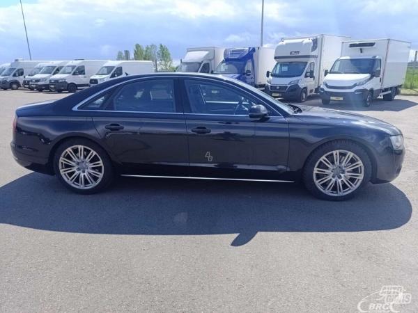 Black Audi A8 2010 in Avizieniai, with an engine capacity of 4.20 L and mileage of 417 thousand km for 7900 €, photo 6 on AUTOMOTO.COM.LV