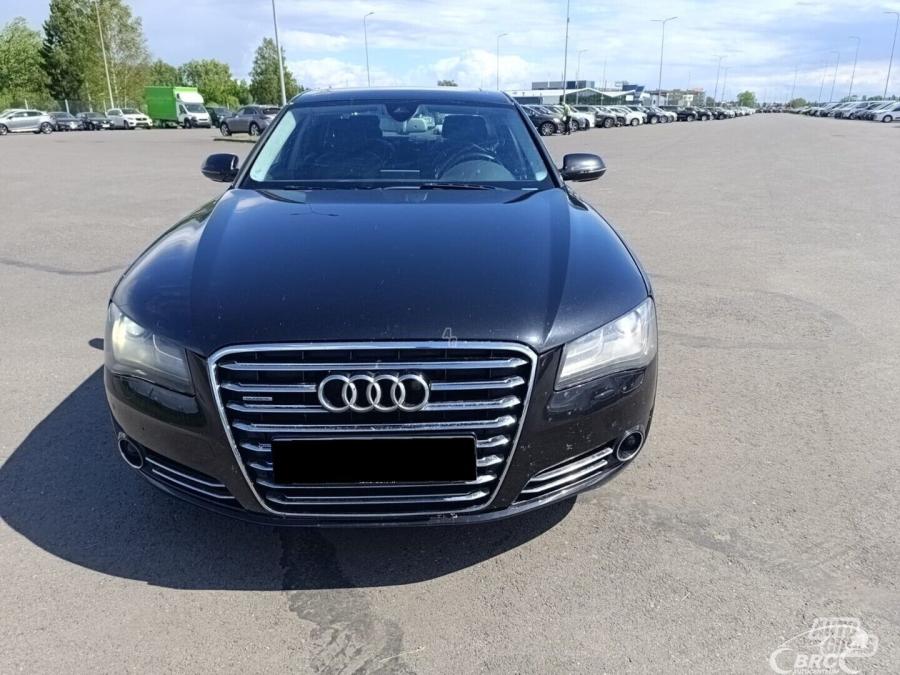Black Audi A8 2010 in Avizieniai, with an engine capacity of 4.20 L and mileage of 417 thousand km for 7900 €, photo 9 on AUTOMOTO.COM.LV