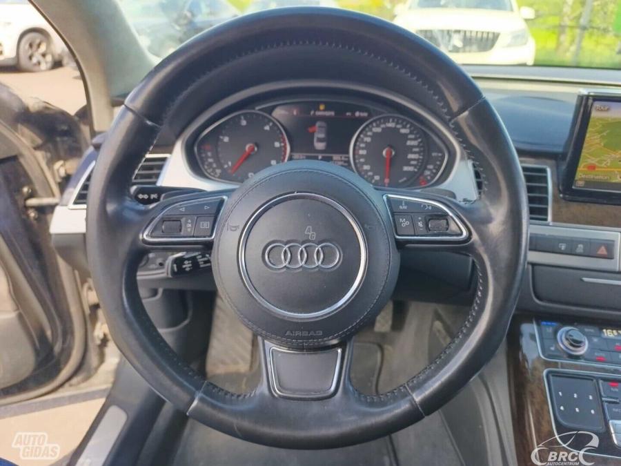 Black Audi A8 2010 in Avizieniai, with an engine capacity of 4.20 L and mileage of 417 thousand km for 7900 €, photo 19 on AUTOMOTO.COM.LV