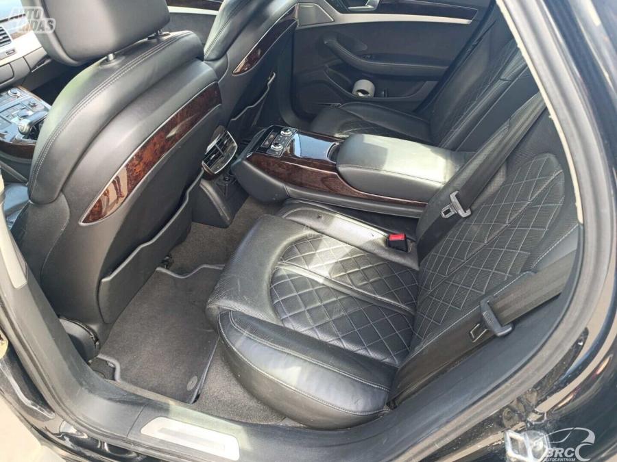 Black Audi A8 2010 in Avizieniai, with an engine capacity of 4.20 L and mileage of 417 thousand km for 7900 €, photo 35 on AUTOMOTO.COM.LV