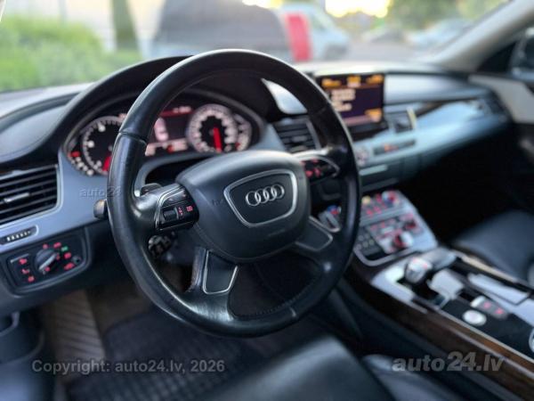 Black Audi A8 2010 in Tallinn, with an engine capacity of 4.20 L and mileage of 0 thousand km for 9900 €, photo 10 on AUTOMOTO.COM.LV