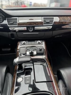 Black Audi A8 2010 in Riga, with an engine capacity of 4.20 L and mileage of 169 thousand km for 11600 €, photo 9 on AUTOMOTO.COM.LV