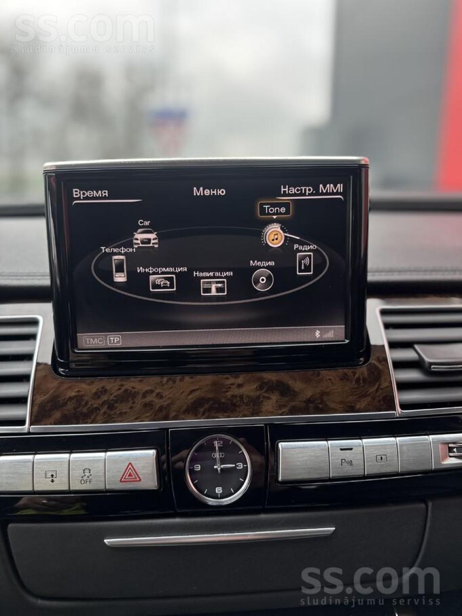 Black Audi A8 2010 in Riga, with an engine capacity of 4.20 L and mileage of 169 thousand km for 11600 €, photo 10 on AUTOMOTO.COM.LV