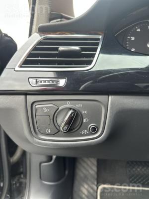 Black Audi A8 2010 in Riga, with an engine capacity of 4.20 L and mileage of 169 thousand km for 11600 €, photo 11 on AUTOMOTO.COM.LV