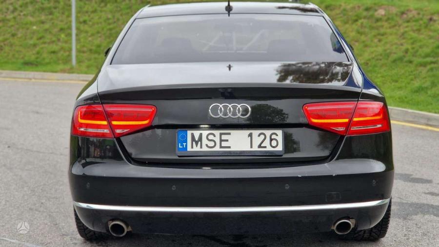Melns Audi A8 2010 Viļņa, ar dzinēja tilpumu 4.13 L un nobraukumu 410 tūkst. km par 7500 €, foto 5 vietnē AUTOMOTO.COM.LV